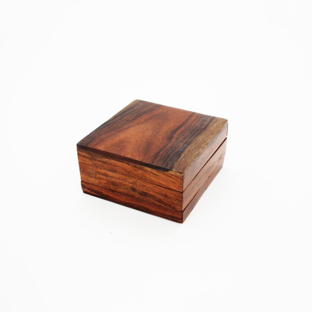 Wooden Pollen Sifter Kief Box - 4x4 - IAI Corporation - Wholesale Glass ...